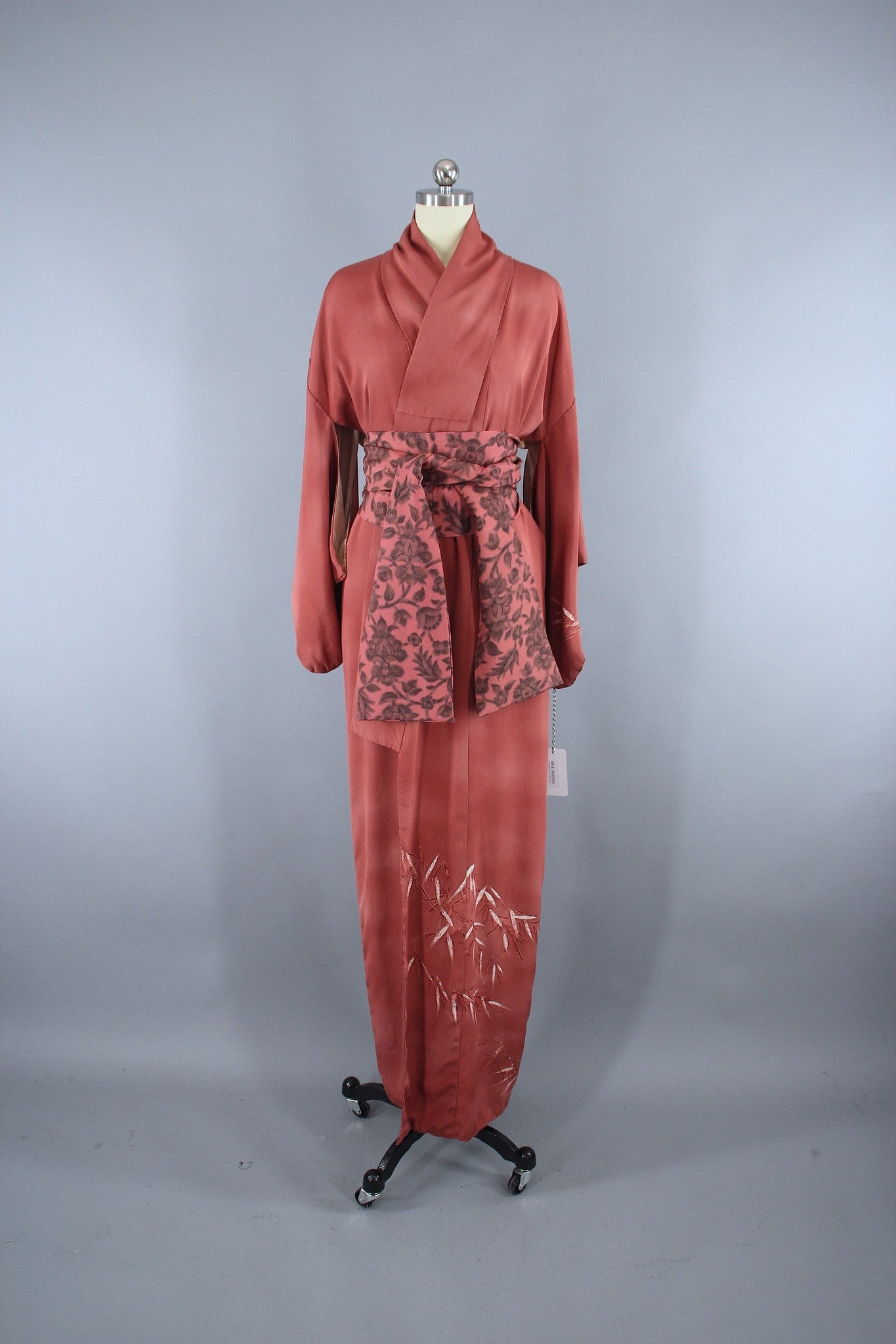 1960s Vintage Silk Kimono Robe / Terra Cotta Orange Bamboo Leaves Prin ...