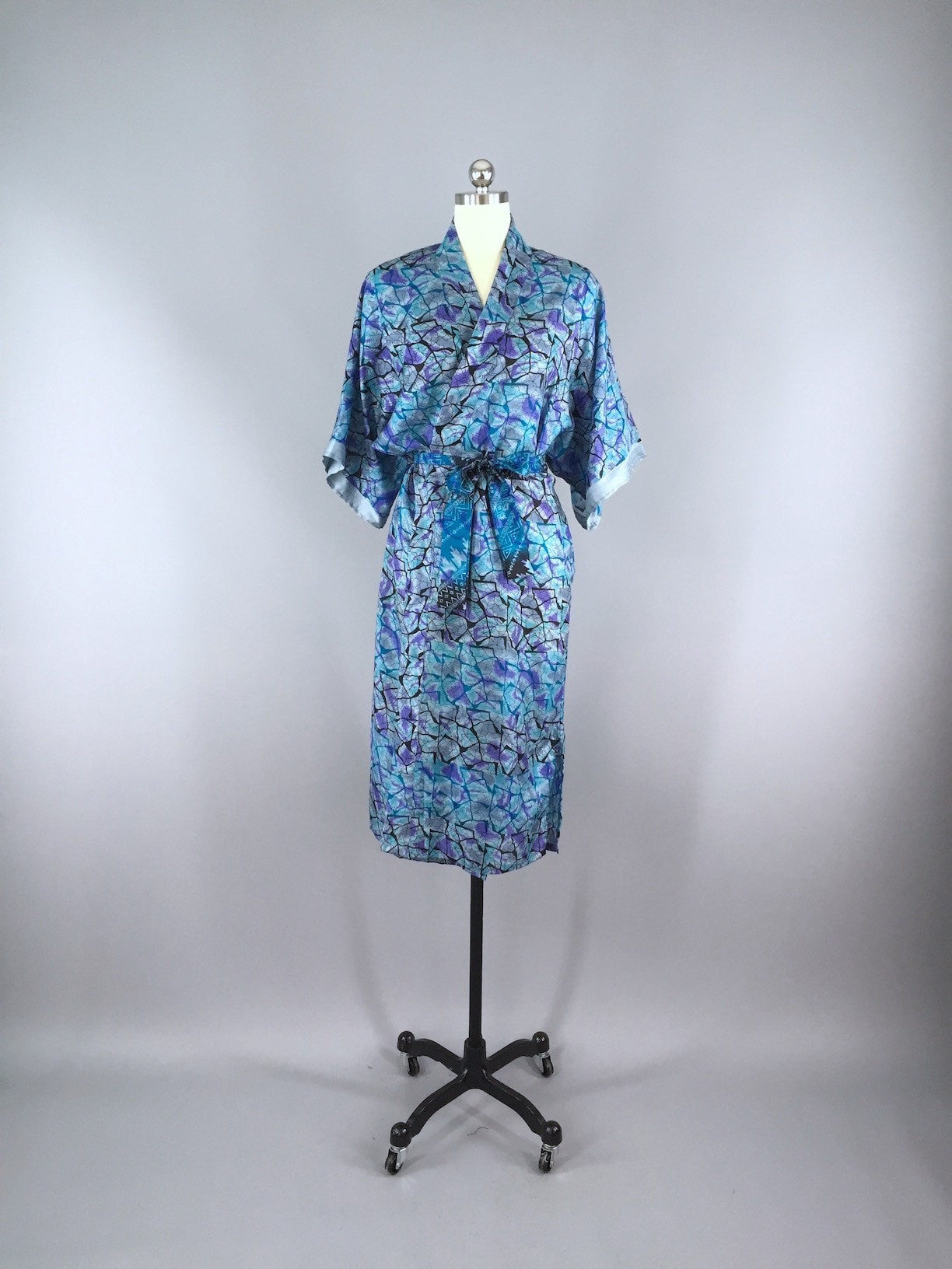Silk Sari Robe / Blue Abstract Print – ThisBlueBird