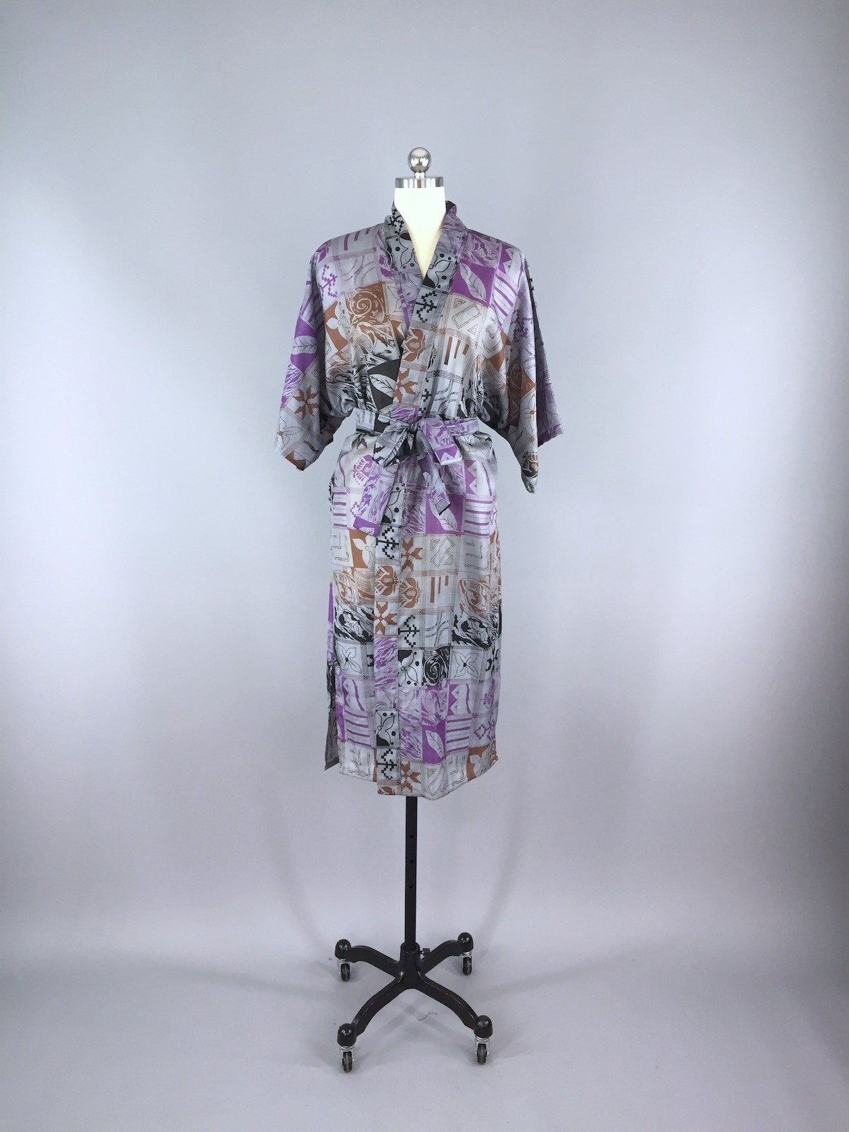 Silk Sari Robe / Grey & Purple Abstract Floral Print – ThisBlueBird