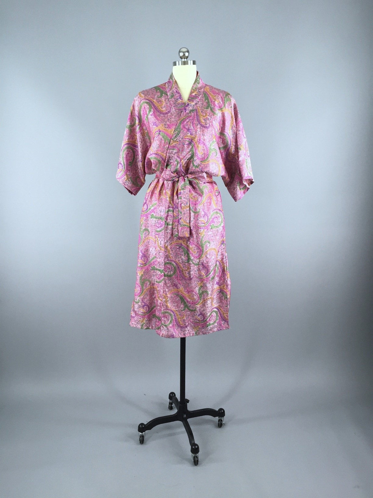 Silk Sari Robe / Pink Brocade Paisley – ThisBlueBird