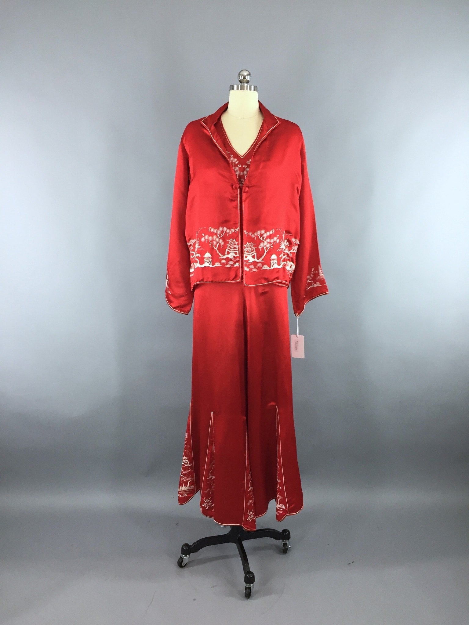 Vintage 1930s Art Deco Chinoiserie Embroidered Silk Satin Pajamas Loun ...