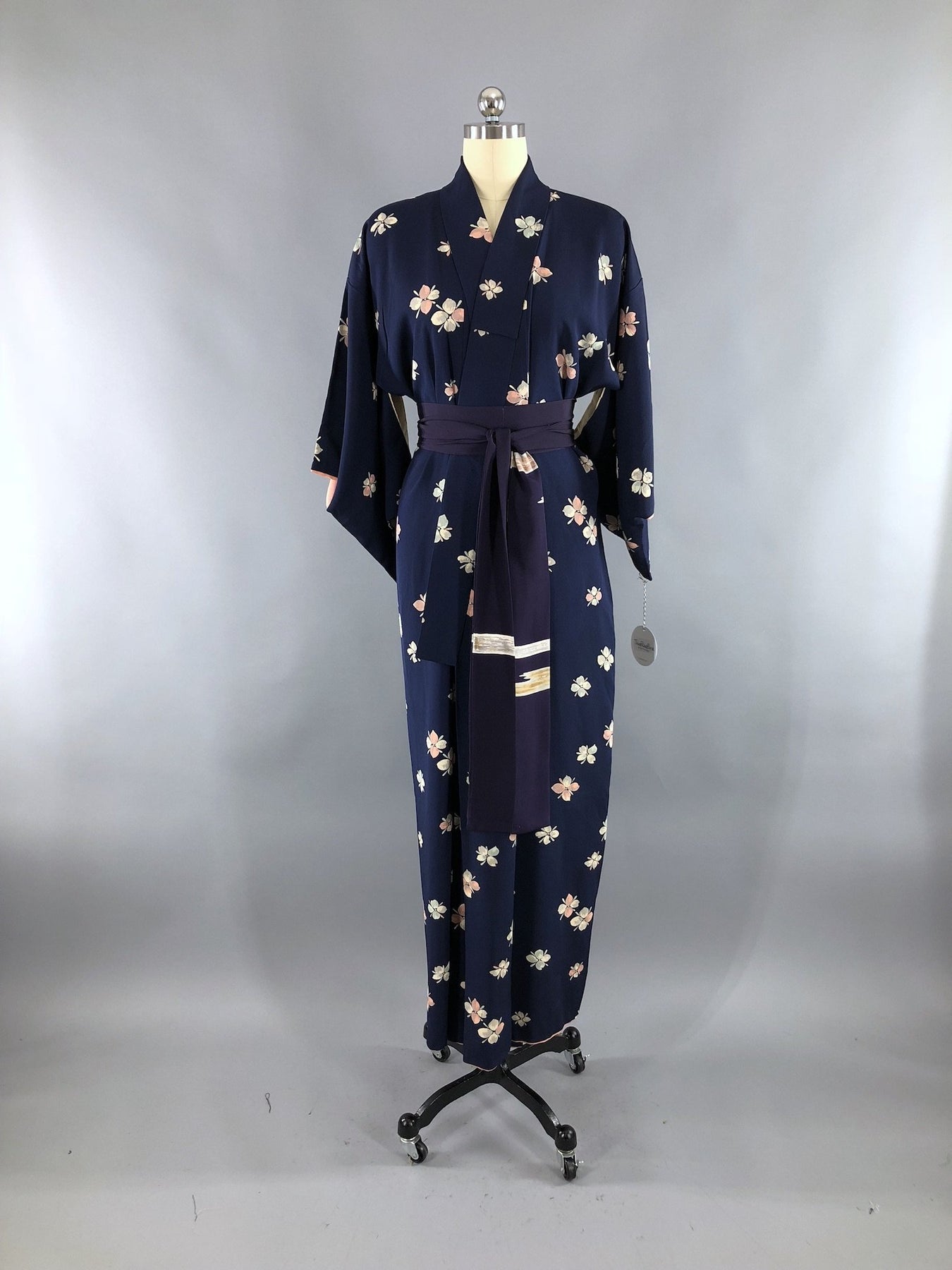 Vintage Silk Kimono Robe / Navy Floral Batik – ThisBlueBird