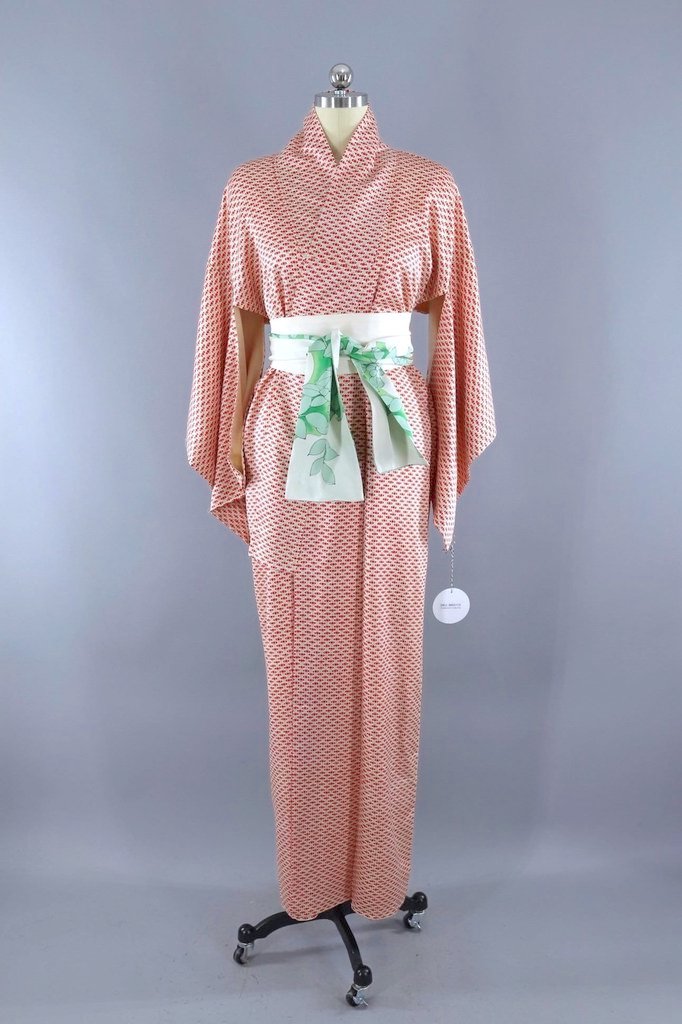 Vintage Silk Kimono Robe / White and Red Floral Print – ThisBlueBird